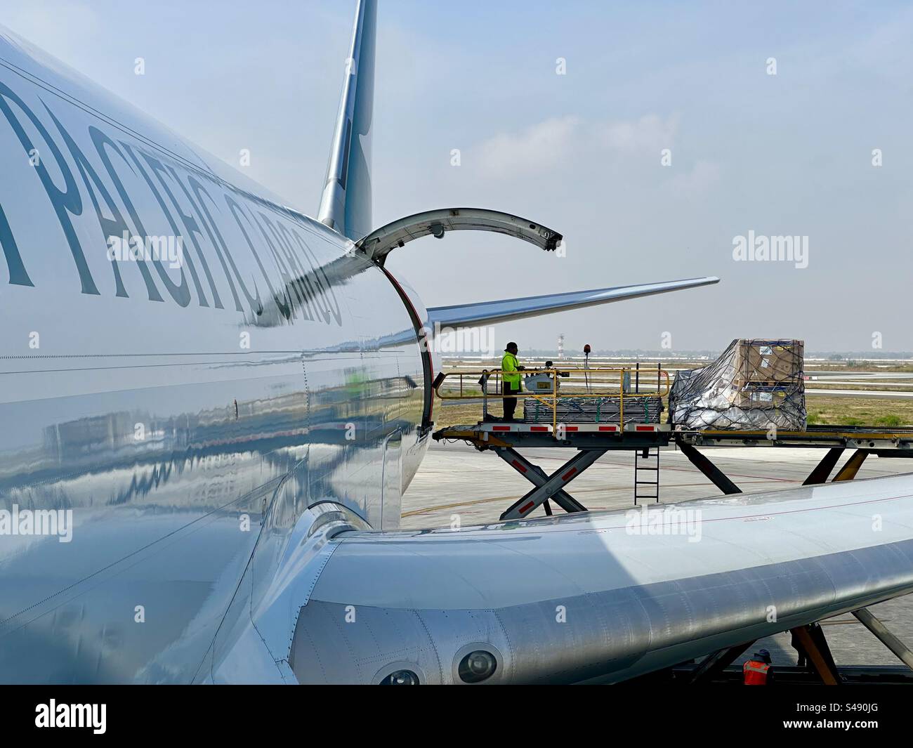 Cargo loading onto Cathay Cargo Boeing 747-800 Stock Photo - Alamy