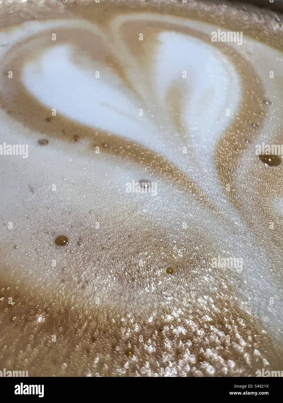 Love heart on latte coffee Stock Photo - Alamy