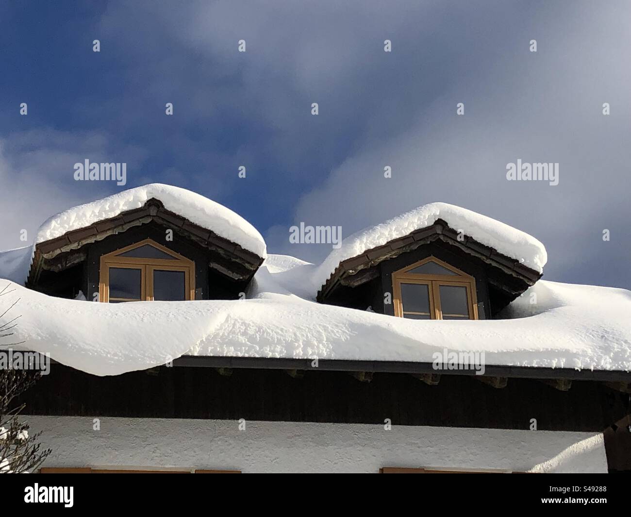 Solar panels covered in snow hi-res stock photography and images - Alamy