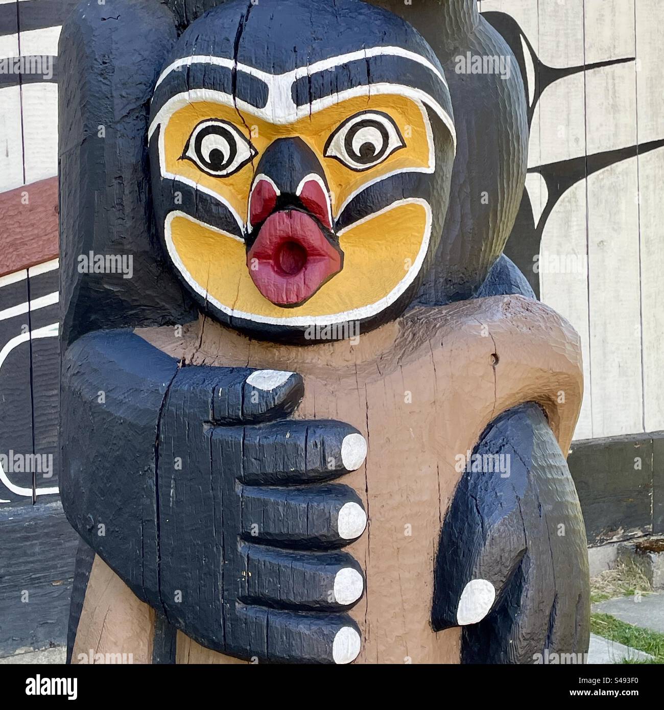 Totem pole, Victoria, Vancouver Island, British Columbia, Canada Stock ...