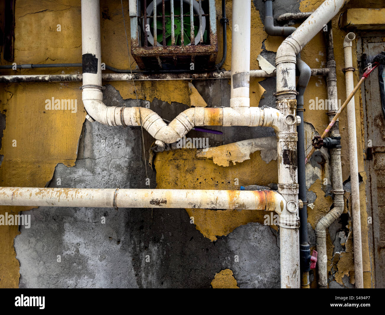 Old plumbing hi-res stock photography and images - Alamy