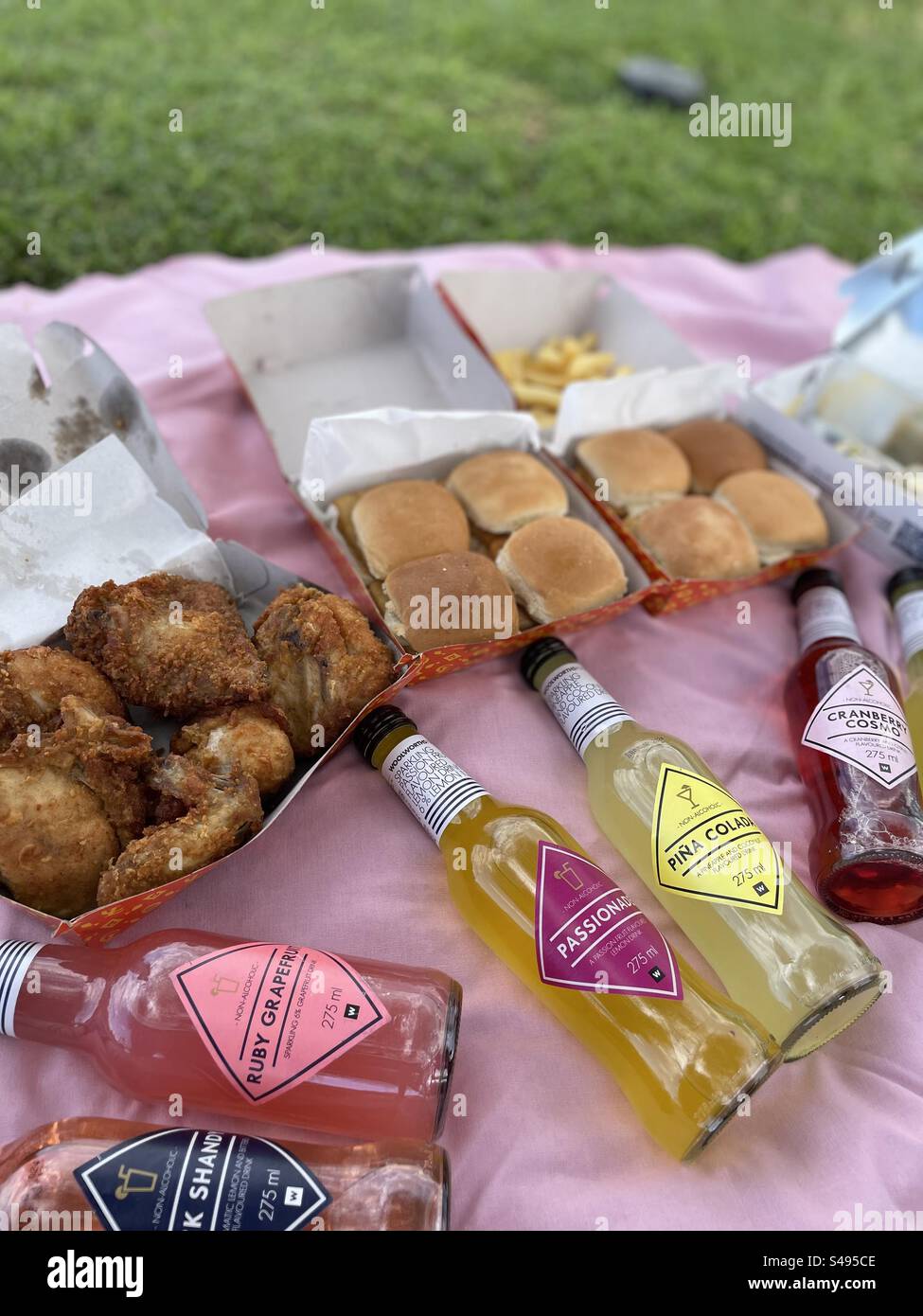 Picnic setup hi-res stock photography and images - Alamy