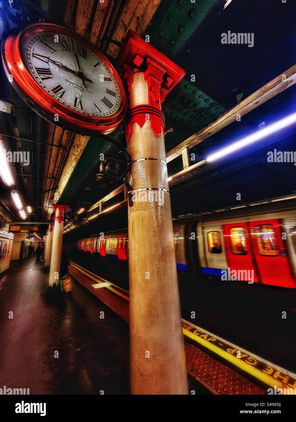 Self Winding Clock New York on Temple Station in London Stock Photo - Alamy