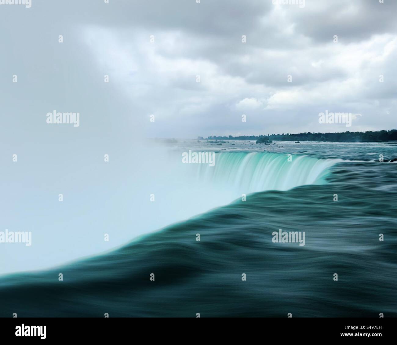 Long exposure Niagara falls Stock Photo - Alamy