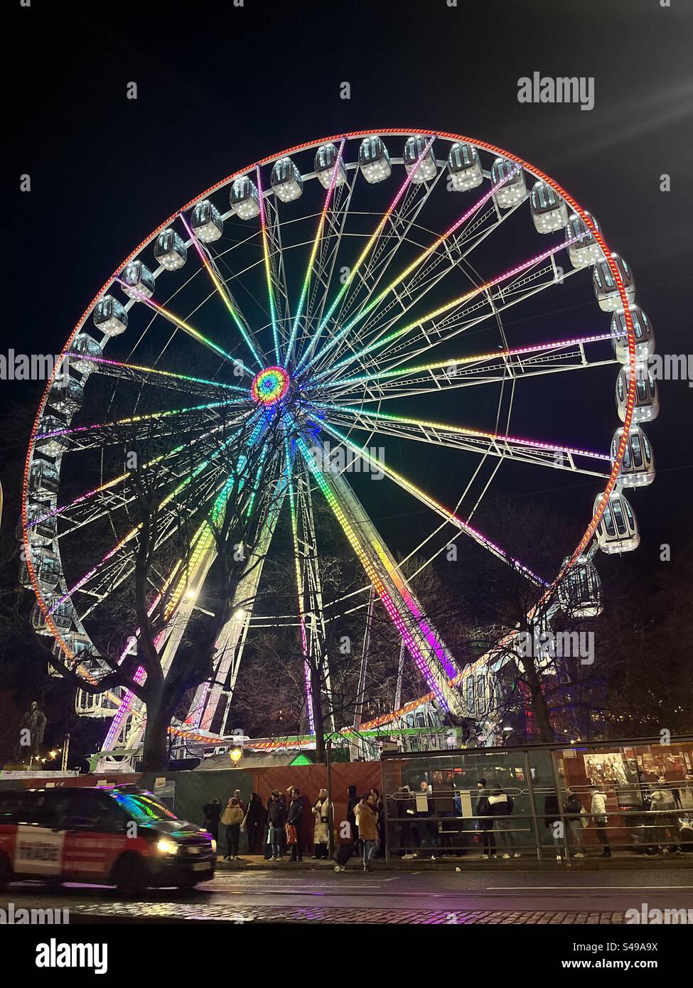 Ferris wheel at christmas market hi-res stock photography and images ...