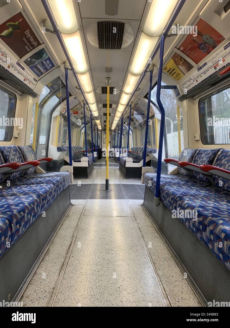 Tube train Metropolitan line London Stock Photo - Alamy