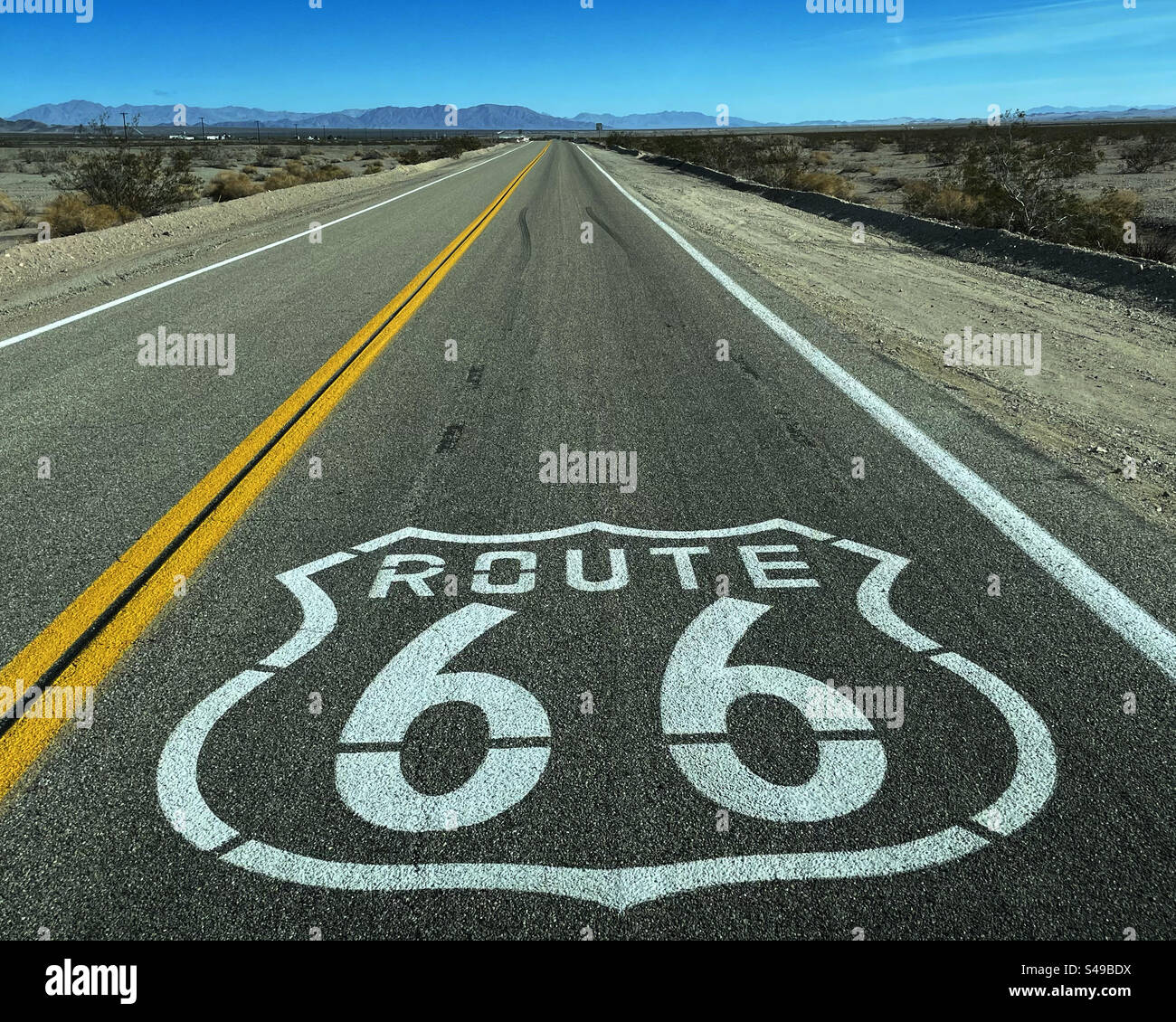 Highway road sign for historic Route 66 Stock Photo - Alamy
