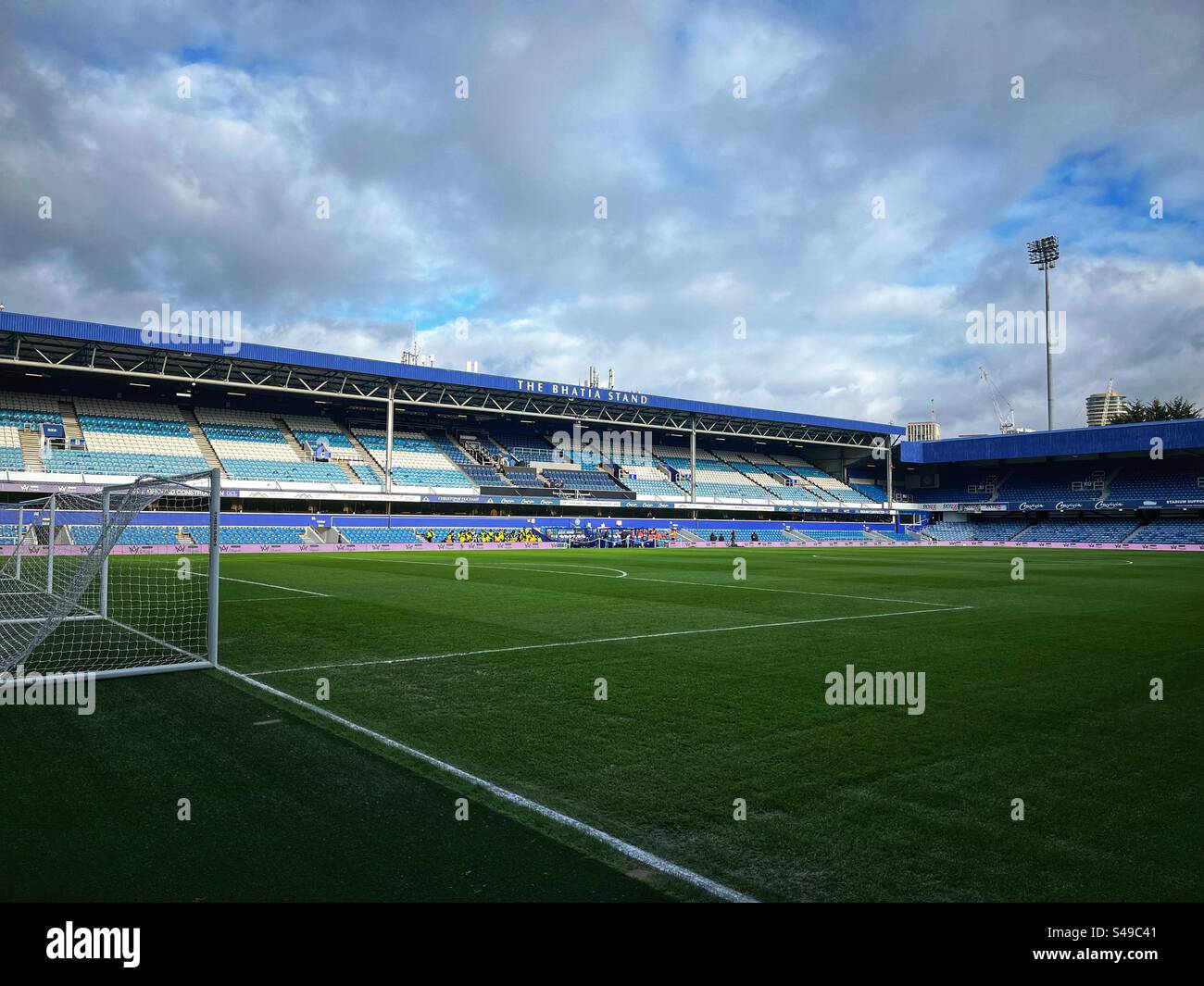 Loftus road stadium hi-res stock photography and images - Alamy