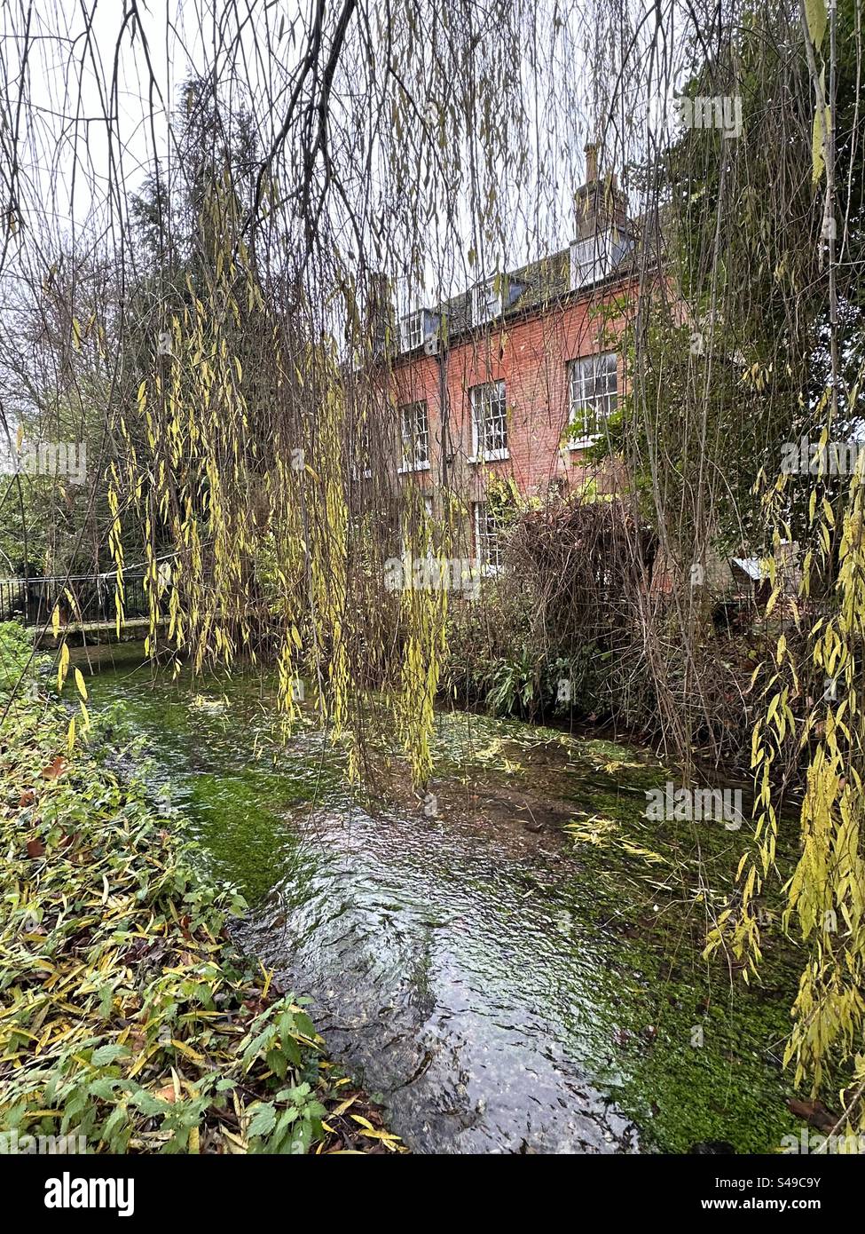 Riverside house hi-res stock photography and images - Alamy