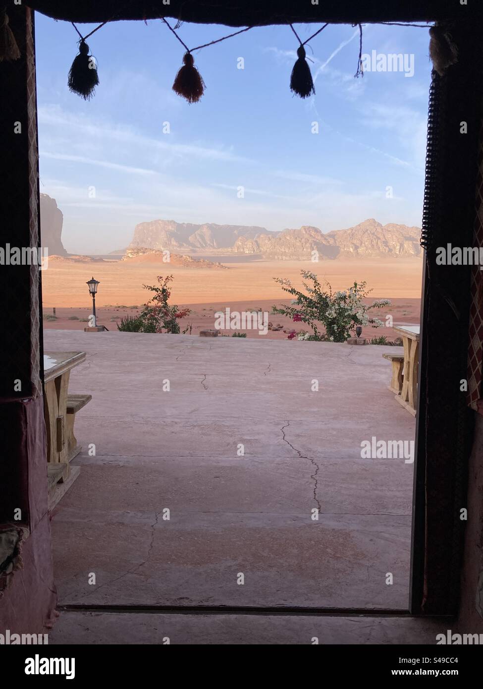 Jordan desert camping hi-res stock photography and images - Alamy