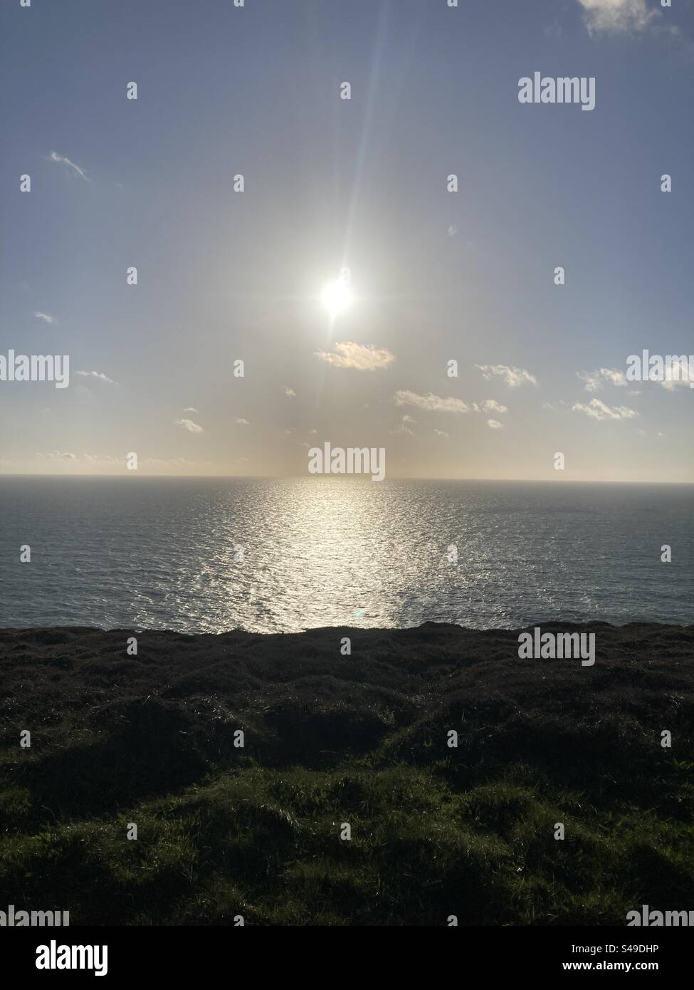 Cornwall cliff sun hi-res stock photography and images - Alamy