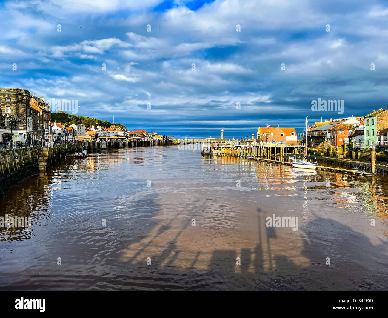 Yorkshire esk river hi-res stock photography and images - Alamy
