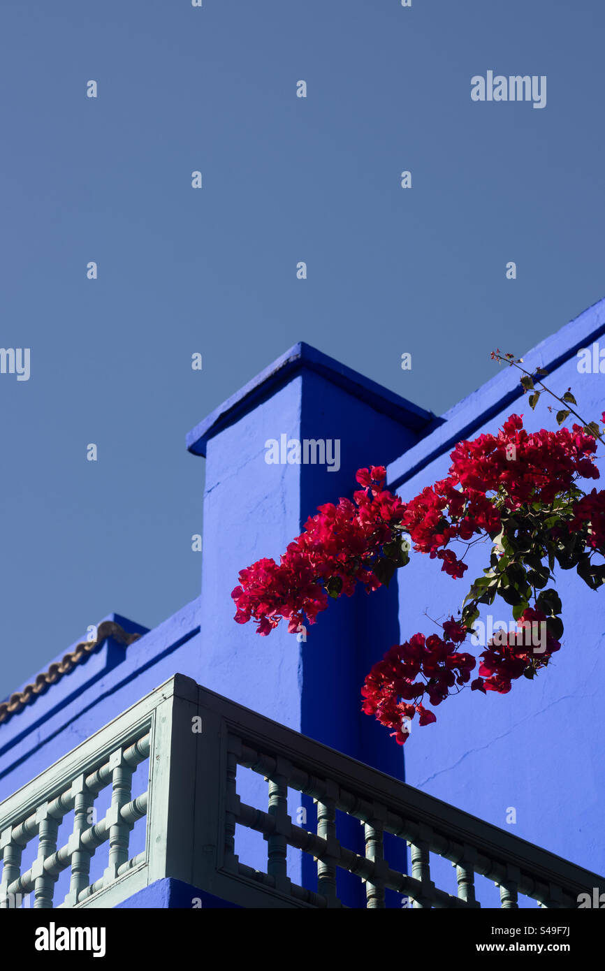 Blue balcony hi-res stock photography and images - Alamy