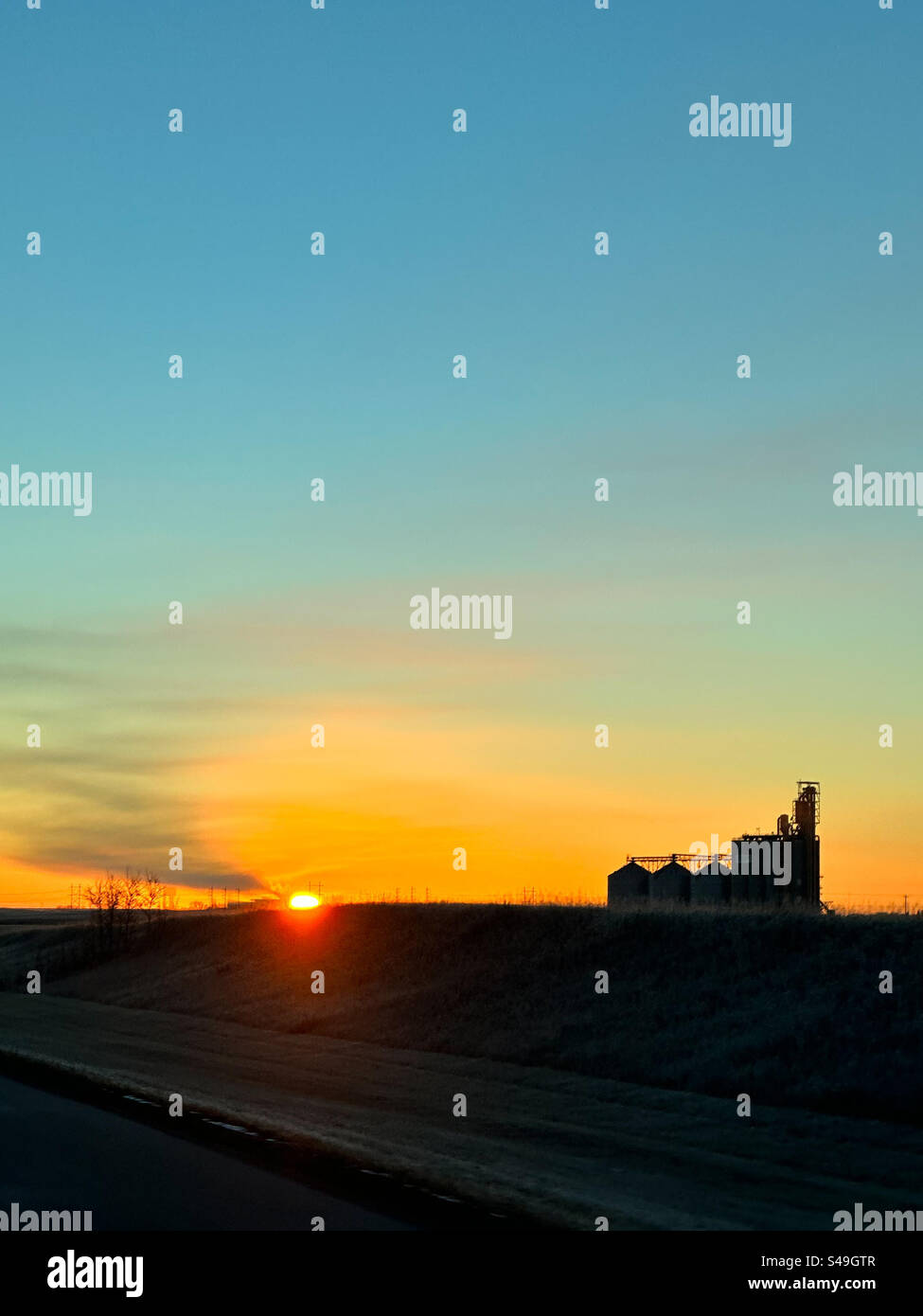 Saskatchewan prairie hi-res stock photography and images - Alamy