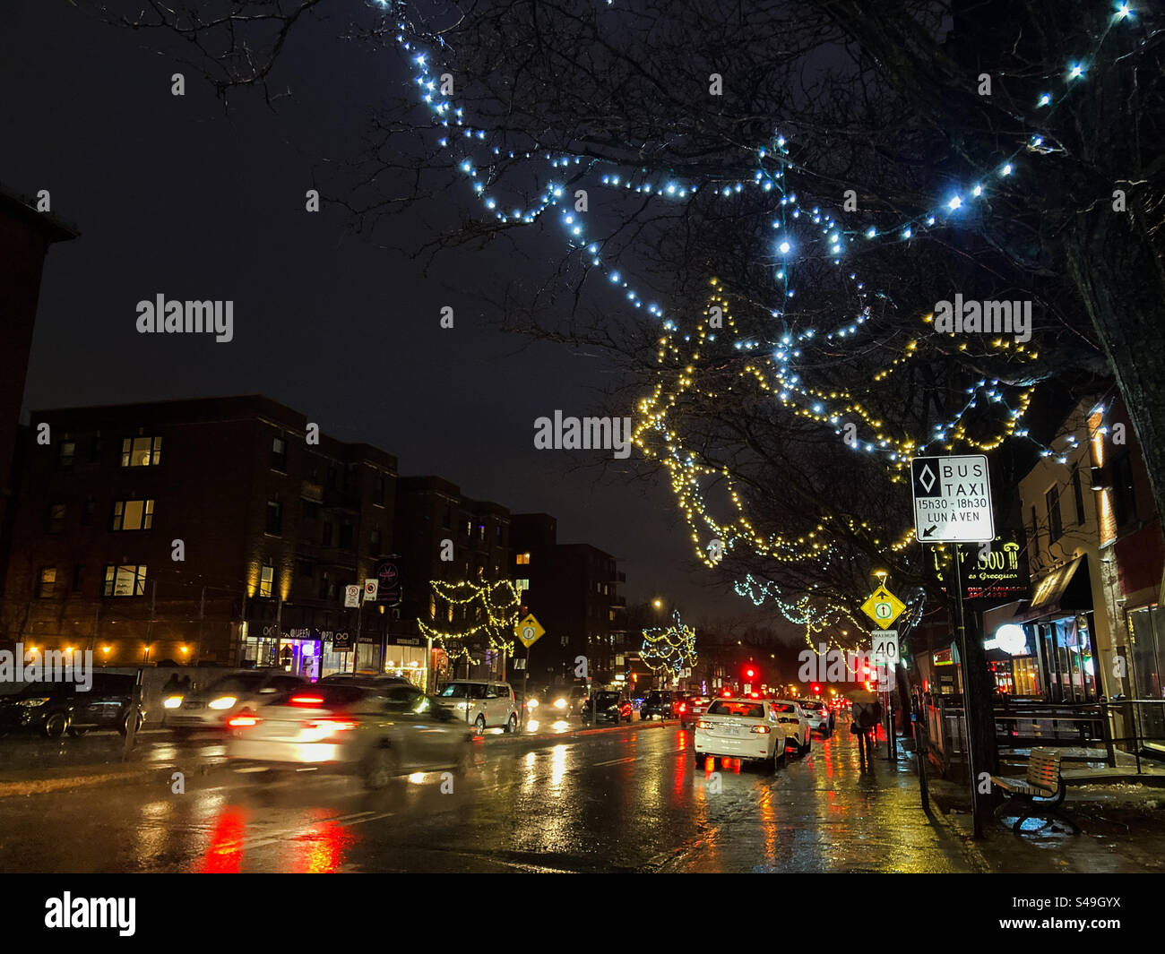 Street lights montreal hi-res stock photography and images - Alamy