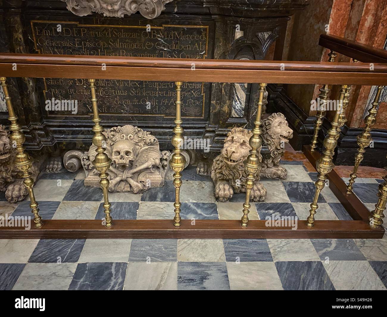 Interior burial detail with lions and skull inside the Christian part ...