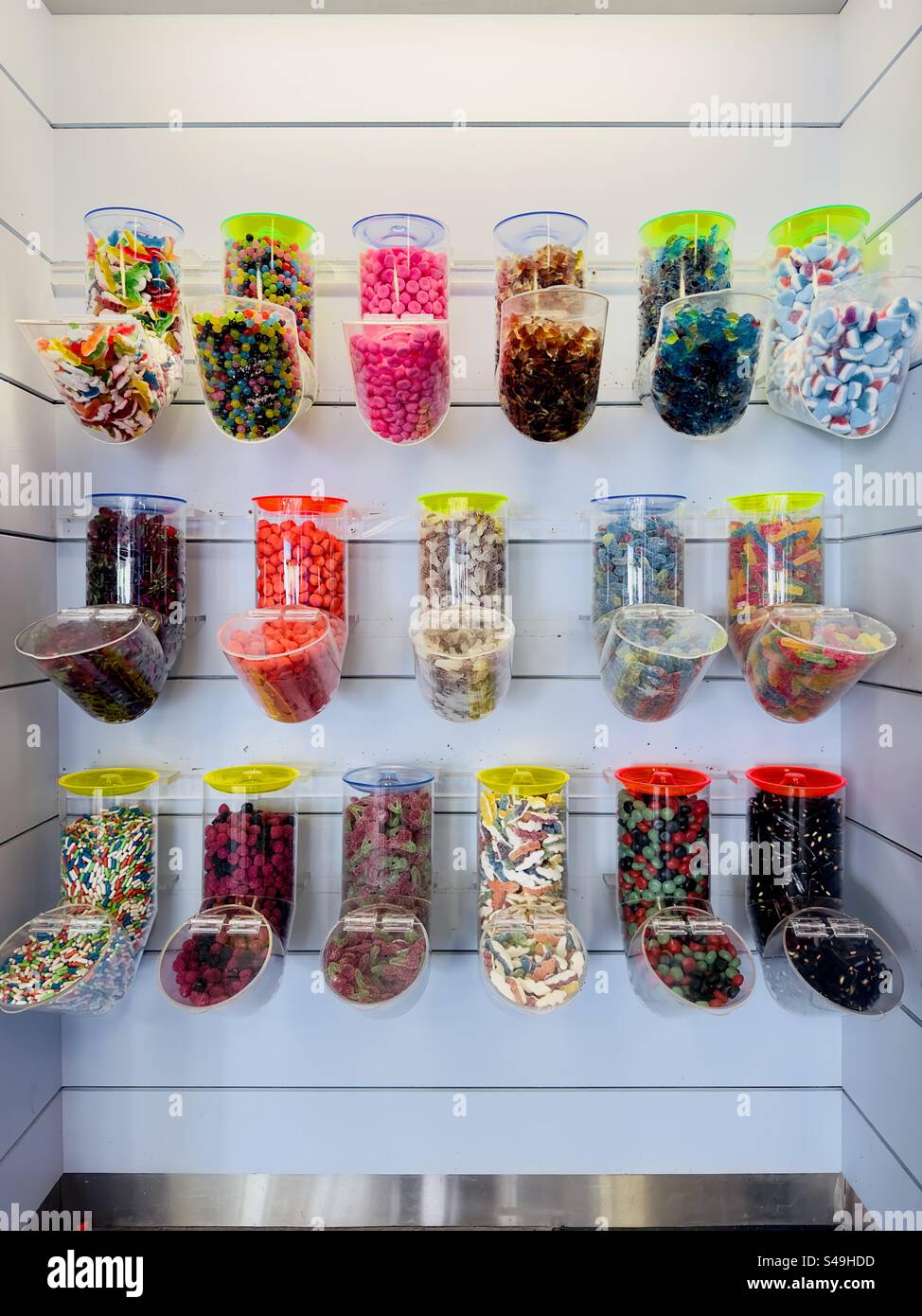 Candy dispenser hi-res stock photography and images - Alamy
