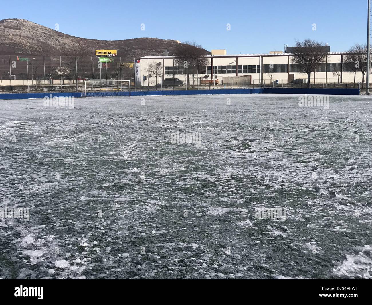 Frozen football pitch hi-res stock photography and images - Alamy