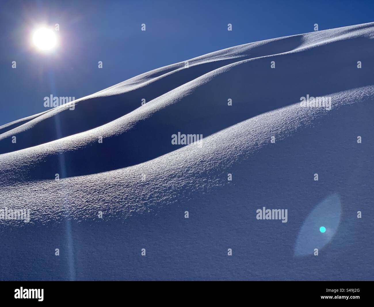 Bright sun on snow hi-res stock photography and images - Alamy