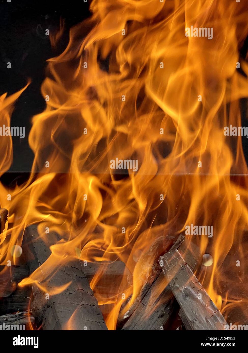 Firewood in the brazier hi-res stock photography and images - Alamy