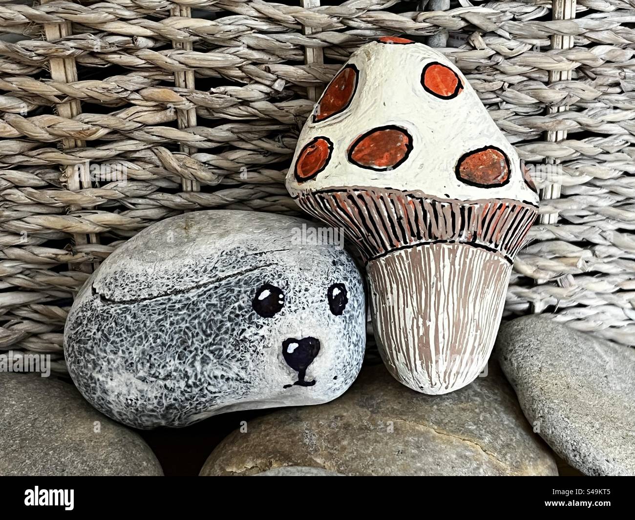 Pebble art hi-res stock photography and images - Alamy