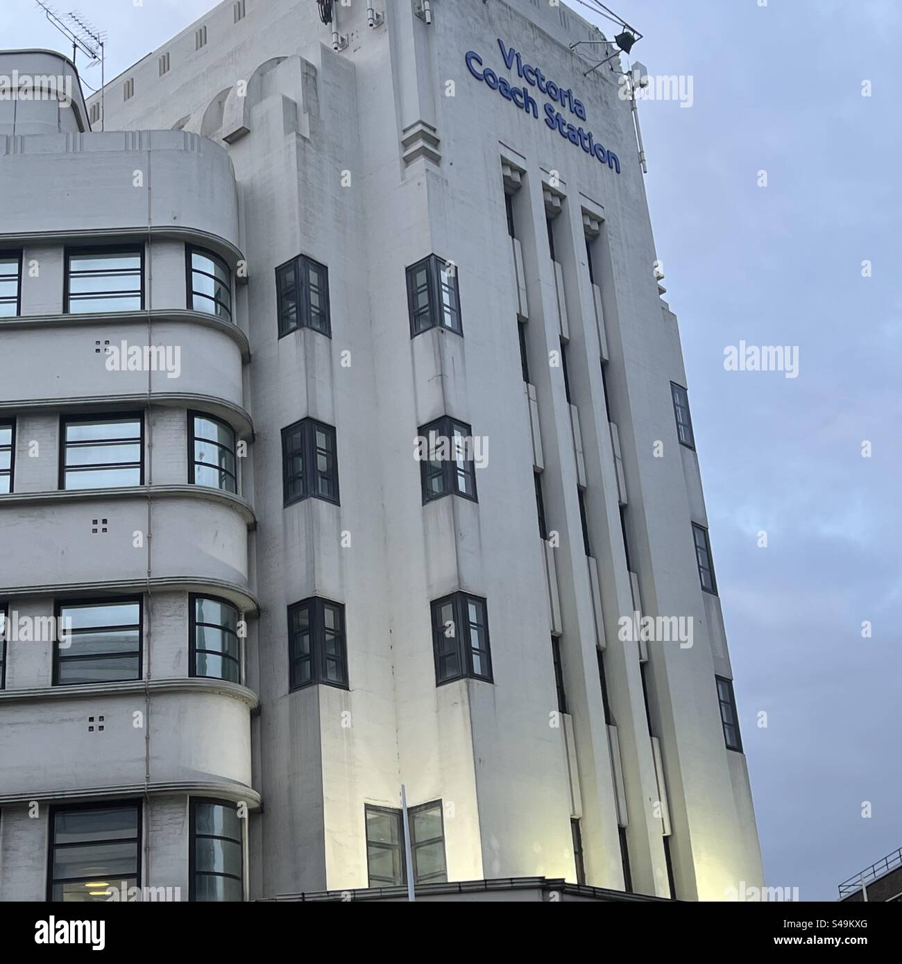Victoria coach station hi-res stock photography and images - Alamy