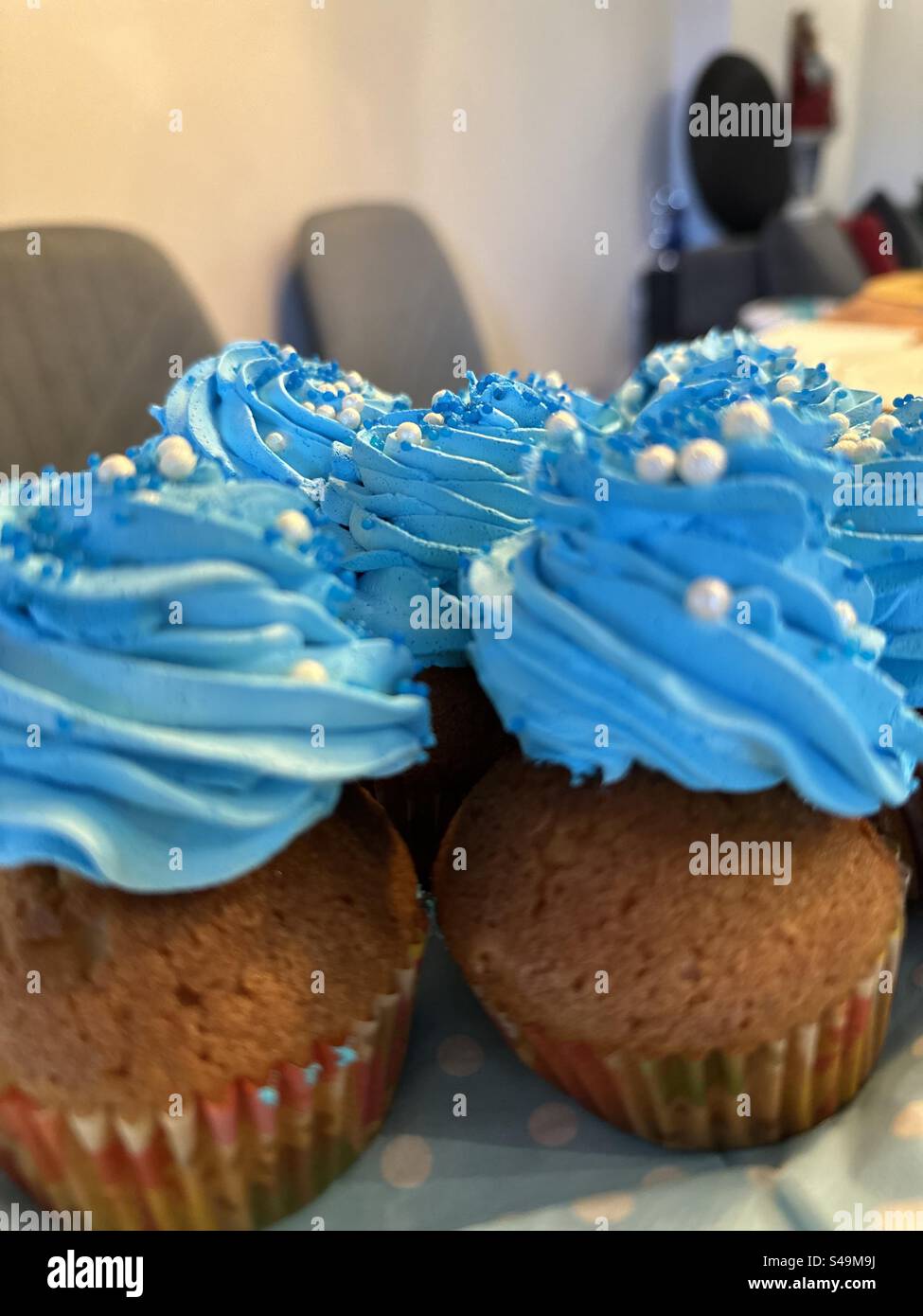 Muffins forms hi-res stock photography and images - Alamy
