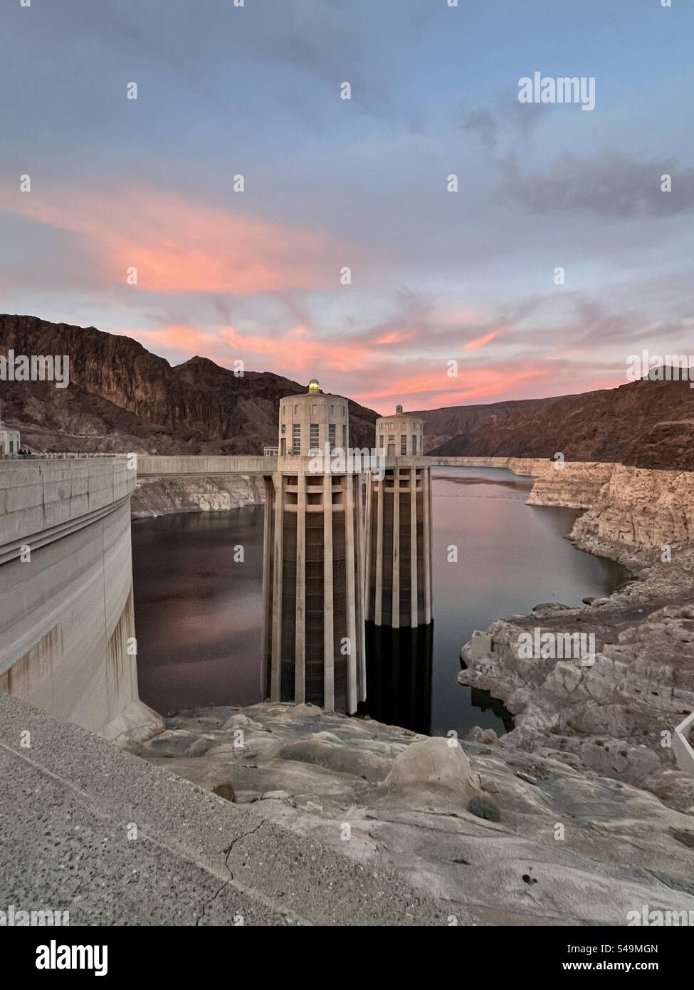 Pink dam hi-res stock photography and images - Alamy