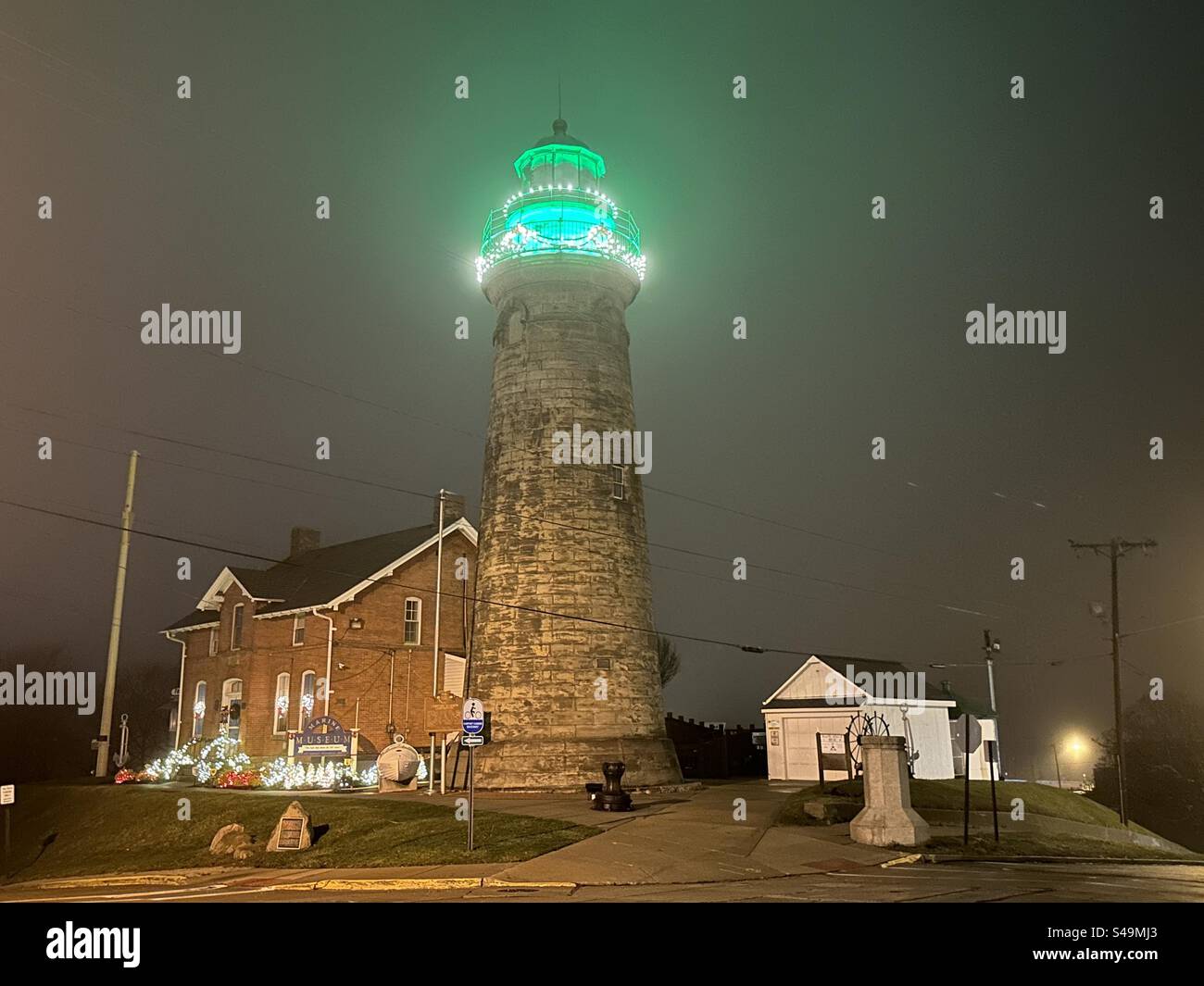 Lighthouse museum fog hi-res stock photography and images - Alamy