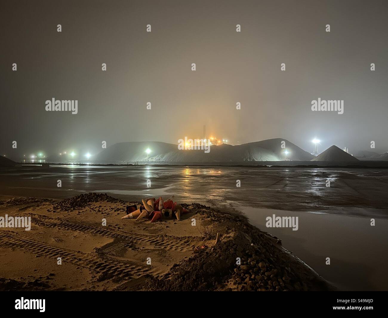 Lonely stone hi-res stock photography and images - Alamy