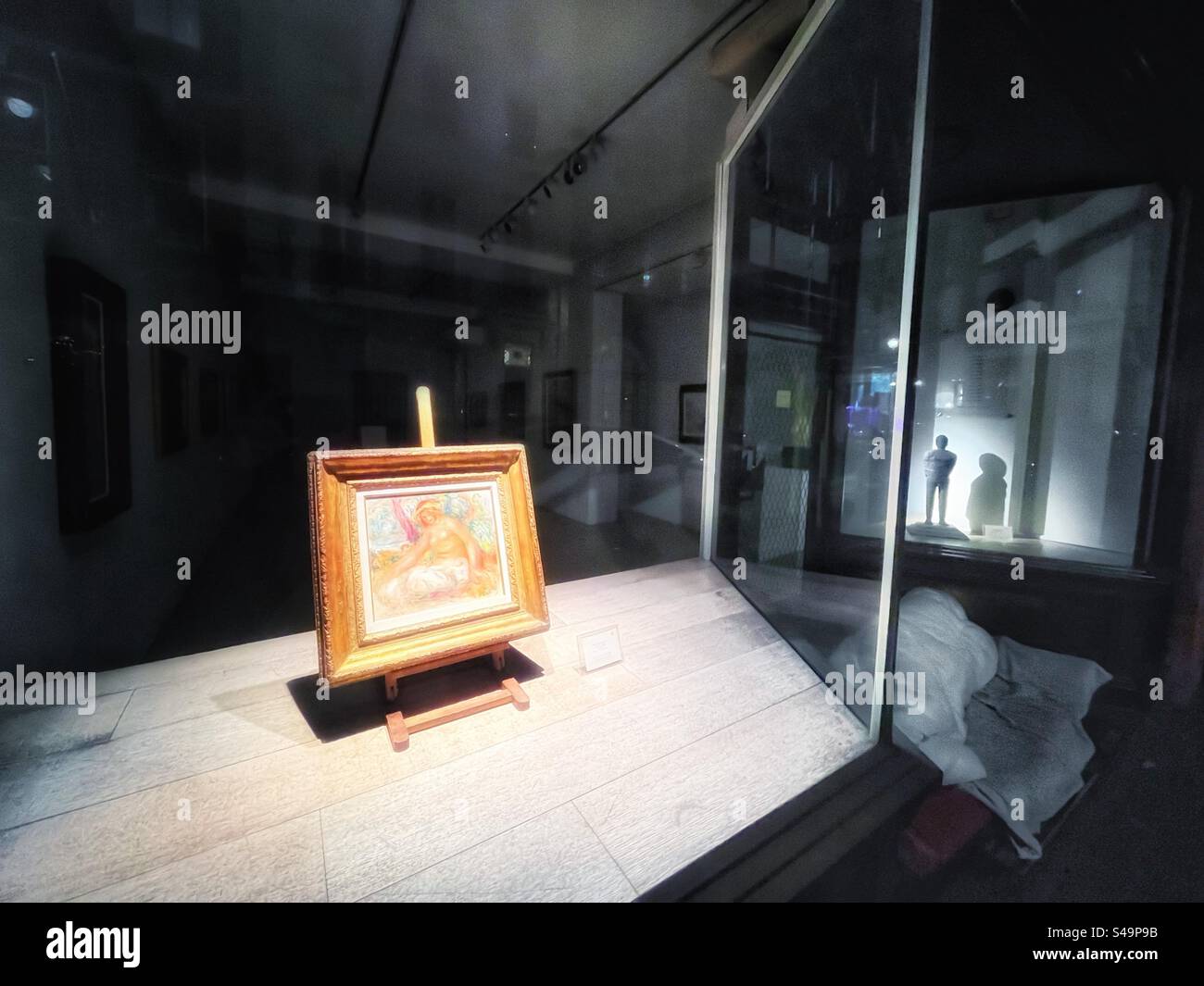 Renoir oil painting an artwork worth over $1 million in art gallery ...