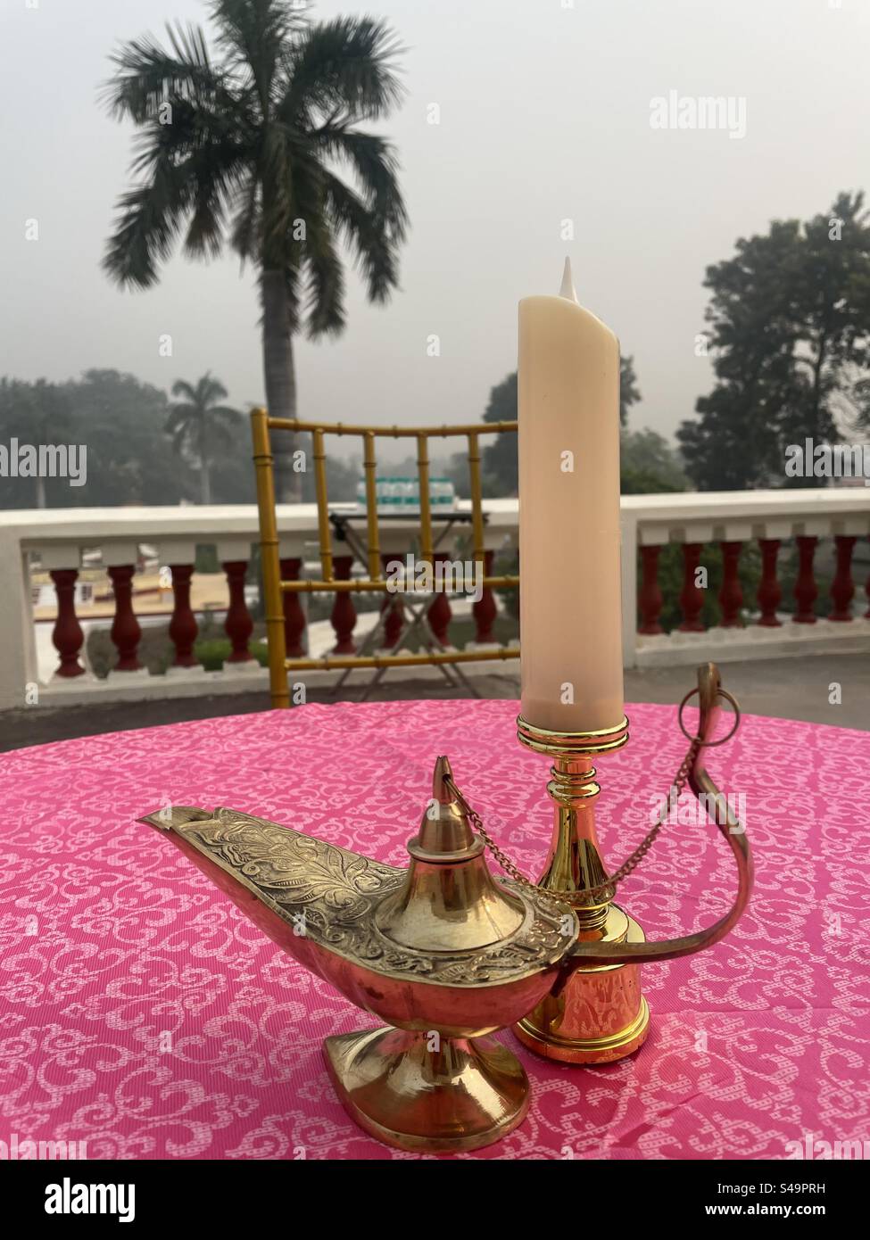 Aladdin’s lamp hi-res stock photography and images - Alamy