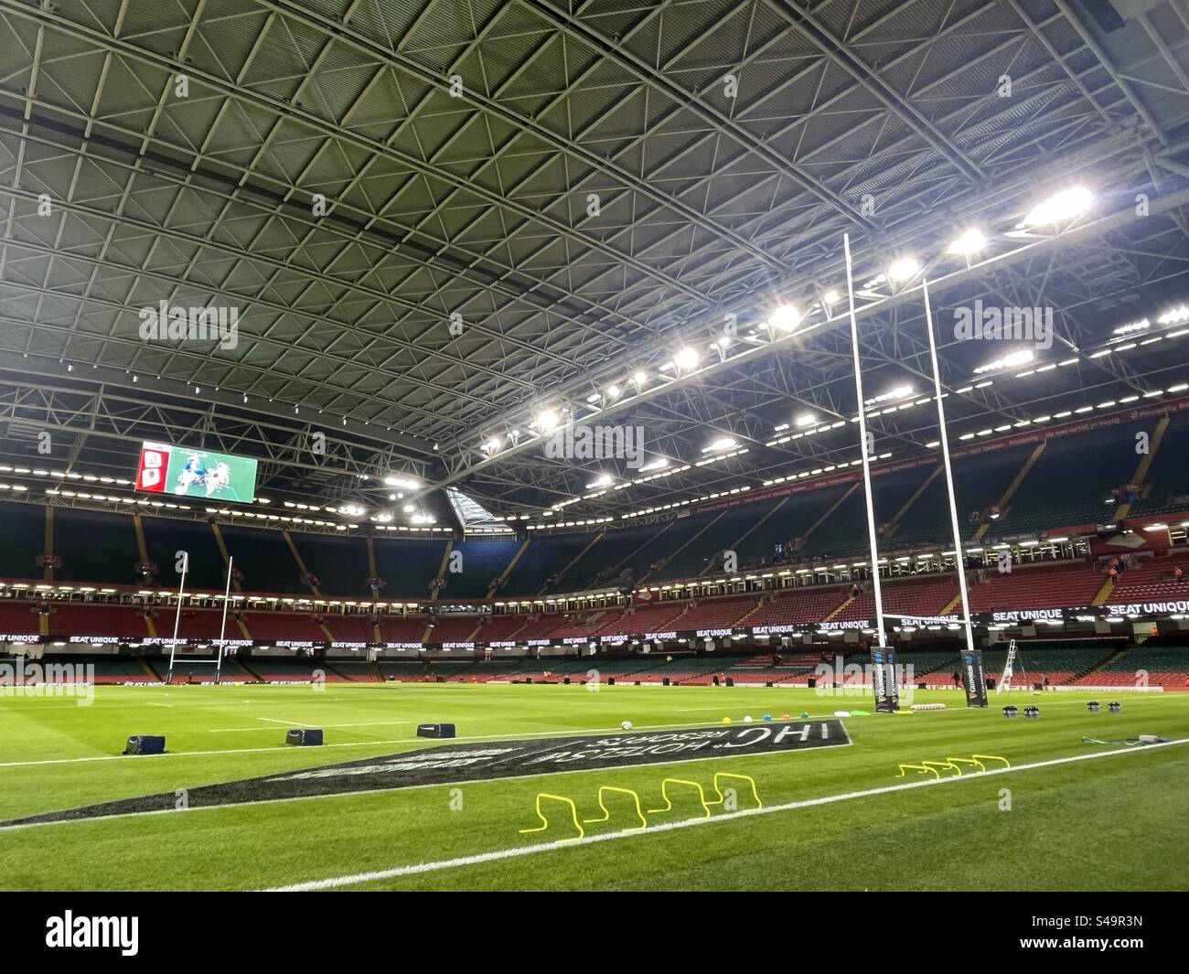 Goal posts stadium hi-res stock photography and images - Alamy