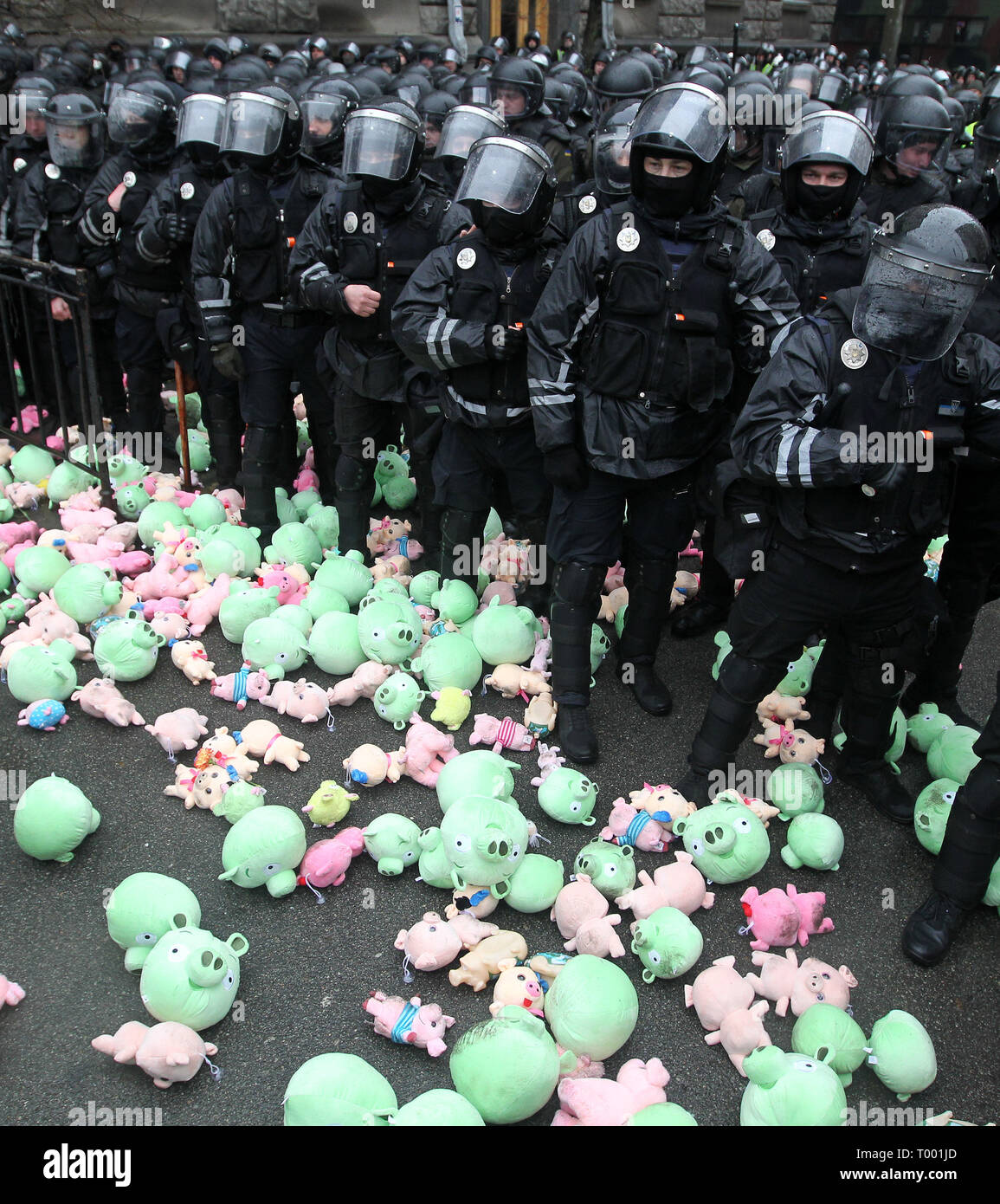 Angry birds characters hi-res stock photography and images - Alamy