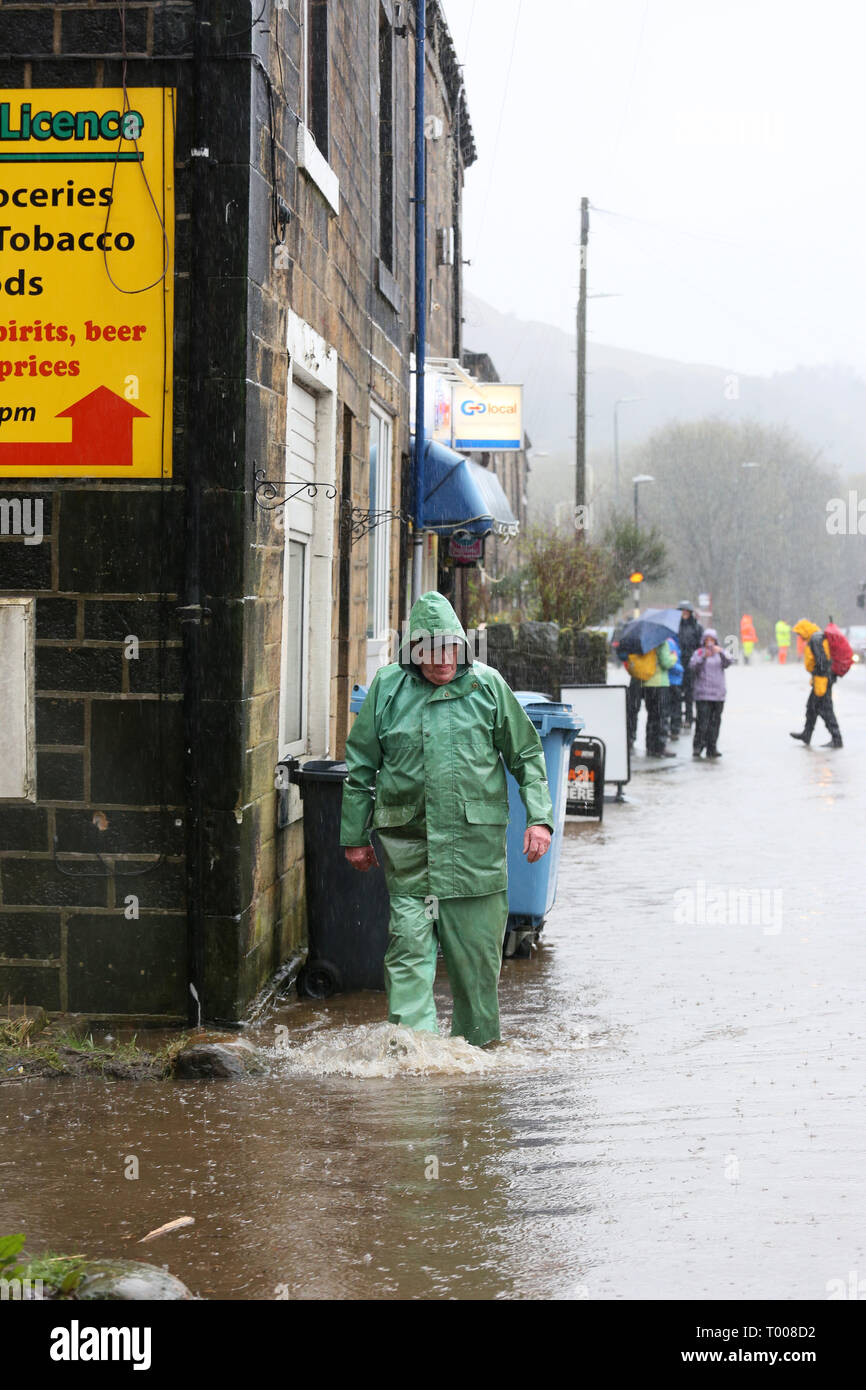 Walsden,Todmorden, Calderdale, UK. 16th March 2019. Heavy rainfall is ...