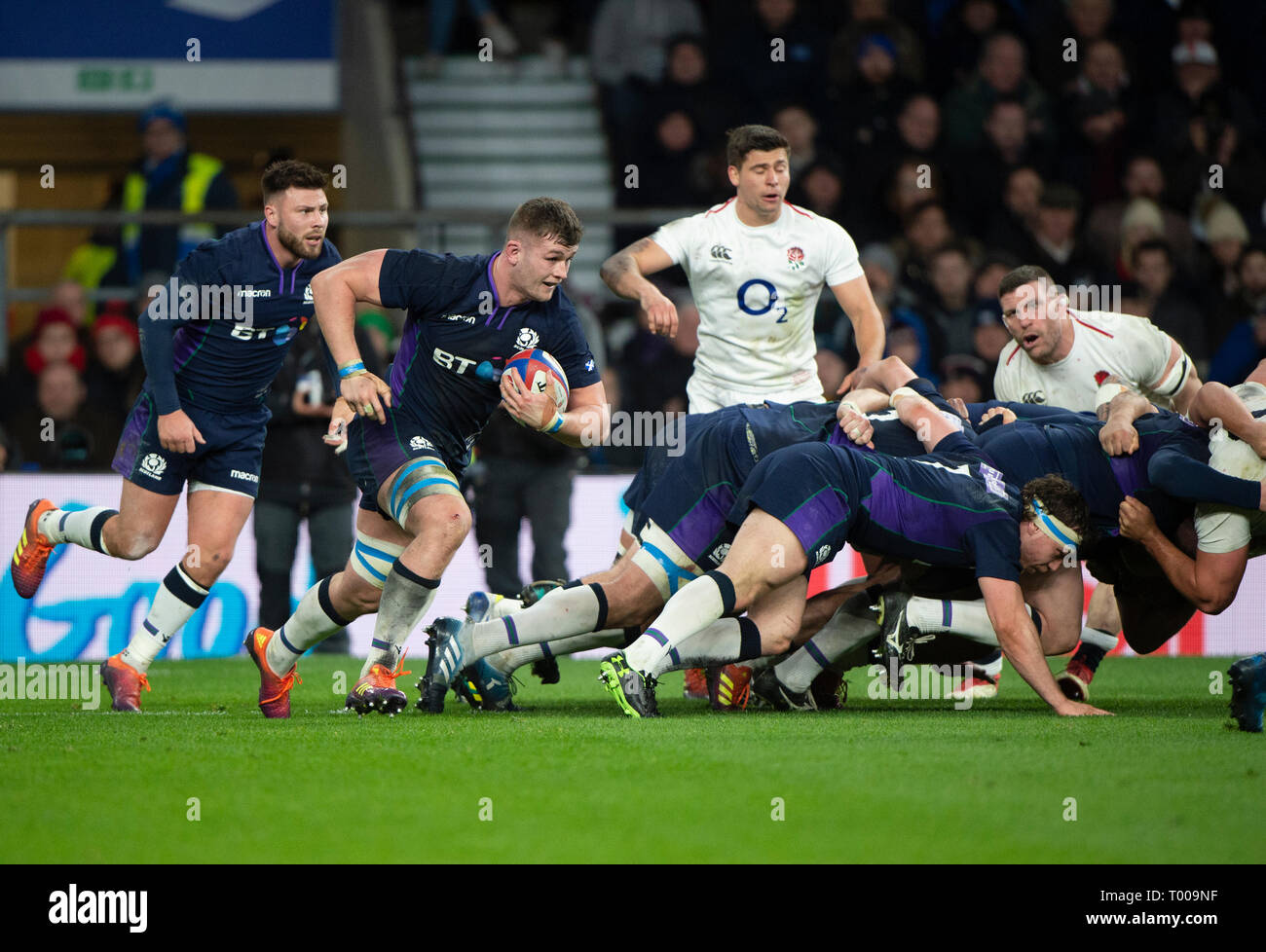 Breaks of the back of the scrum hi-res stock photography and images - Alamy