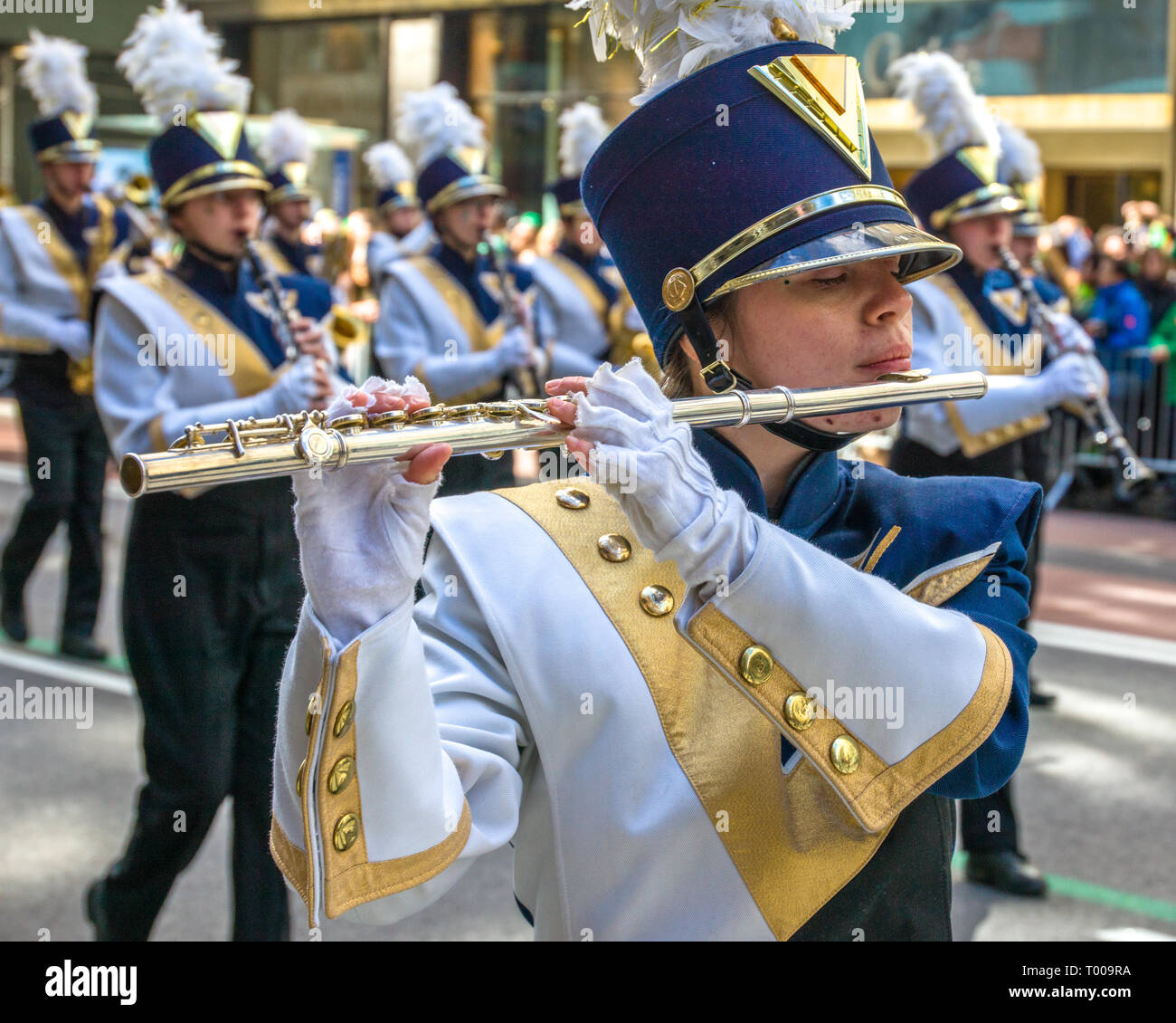 Marching band during st patricks hi-res stock photography and images ...