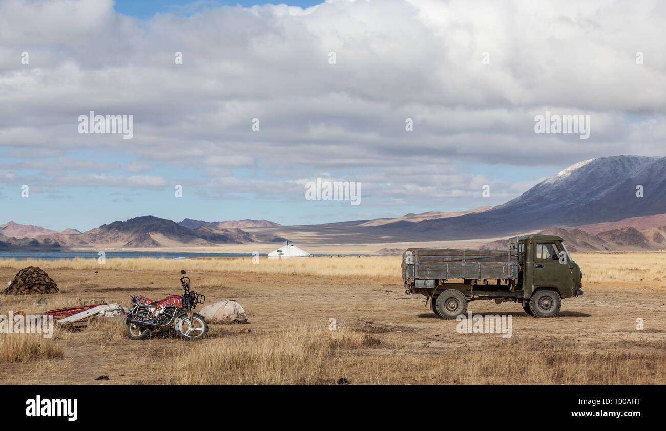 Mongolia culture hi-res stock photography and images - Alamy