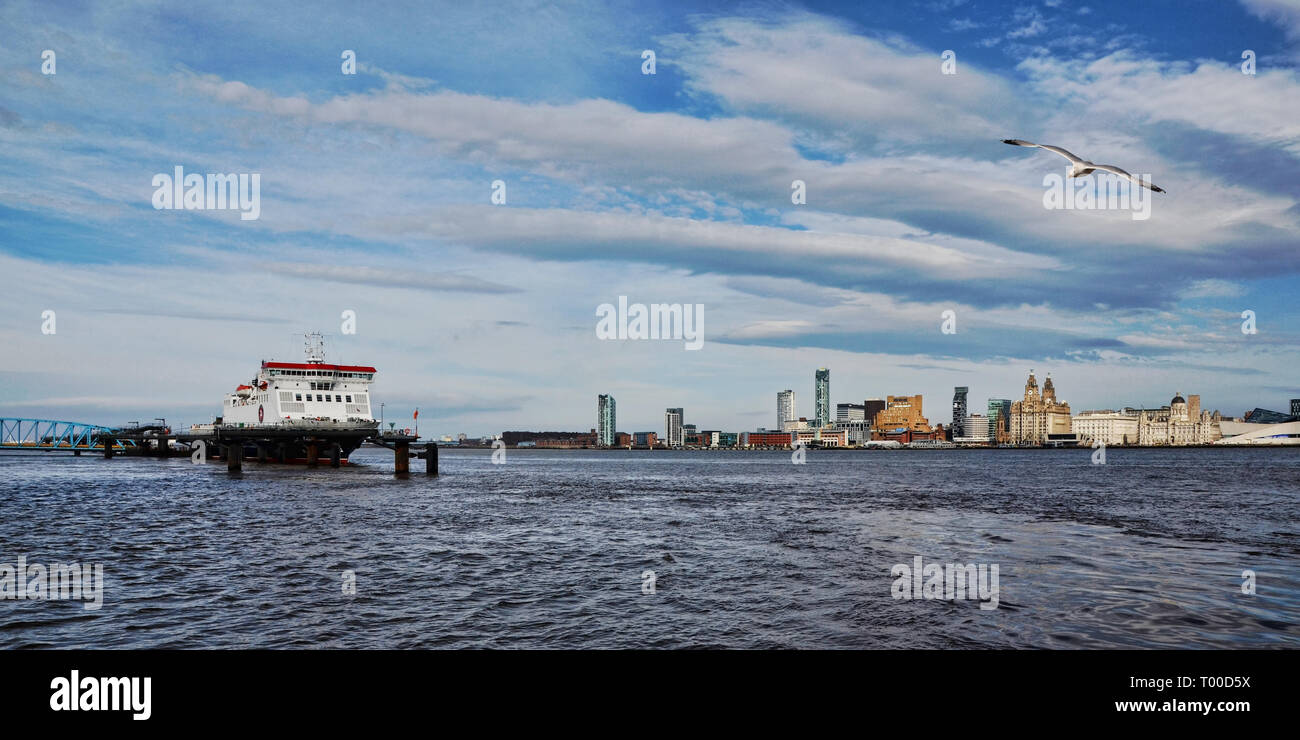 River Mersey Ferry And The Three Graces Stock Photos & River Mersey ...