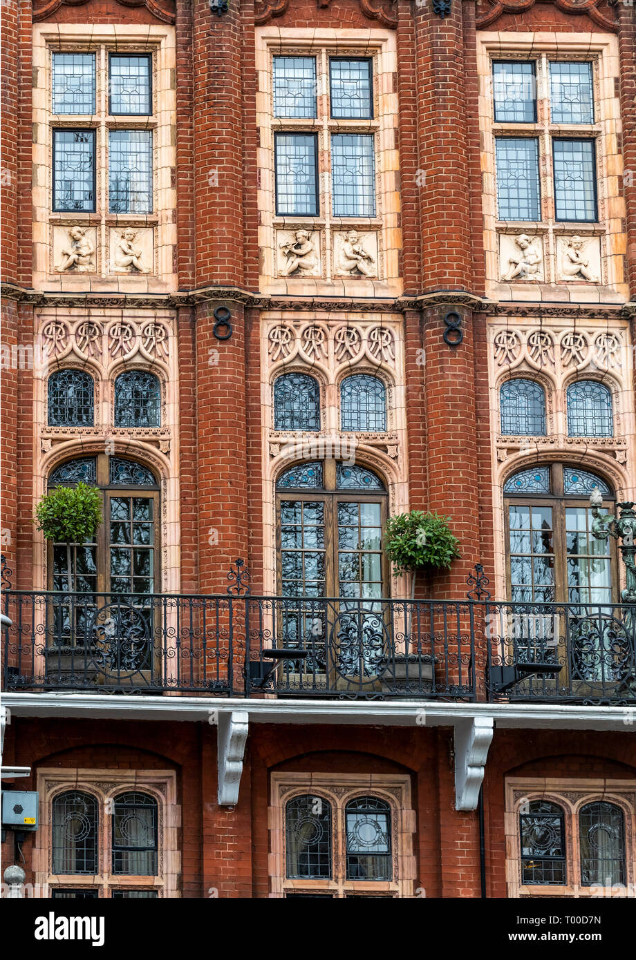 Milestone hotel kensington hi-res stock photography and images - Alamy