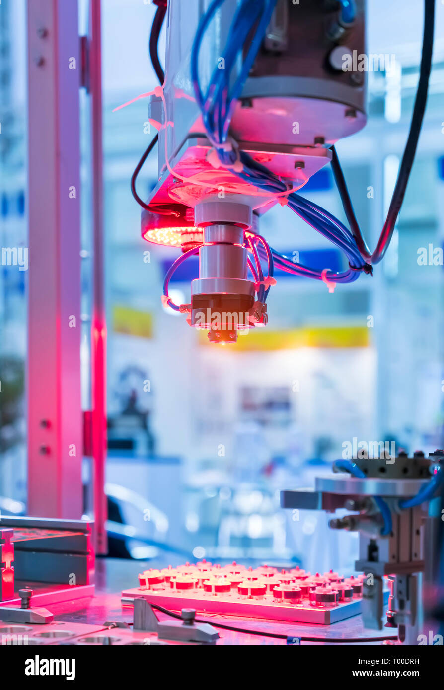 automatic vision sensor camera system in phone intellegence factory ...