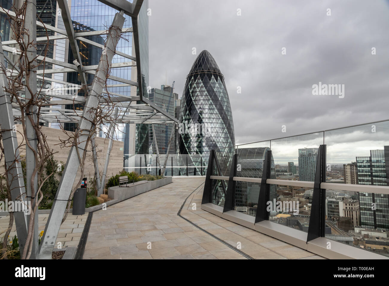 City of london rooftop garden hi-res stock photography and images - Alamy