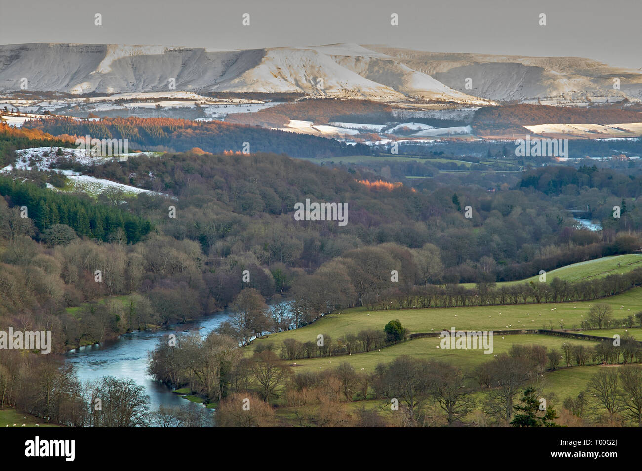 BLACK MOUNTAINS WALES SEEN FROM POWYS WINTER EVENING WITH SNOW ON THE ...