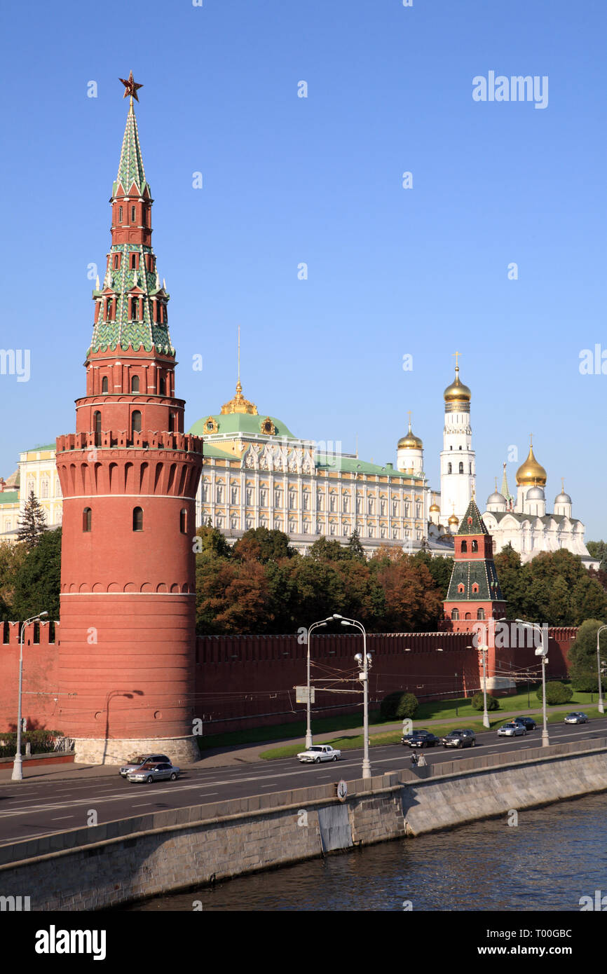 Kremlin tower, quay and river Stock Photo - Alamy
