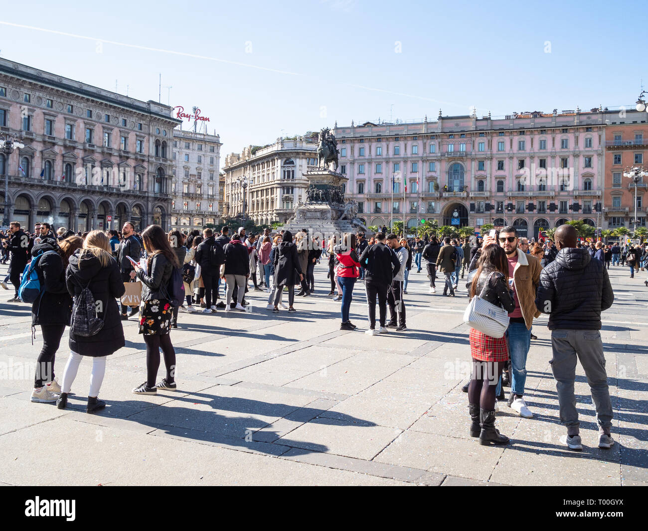 MILAN, ITALY - FEBRUARY 24, 2019: many people on Piazza del Duomo ...