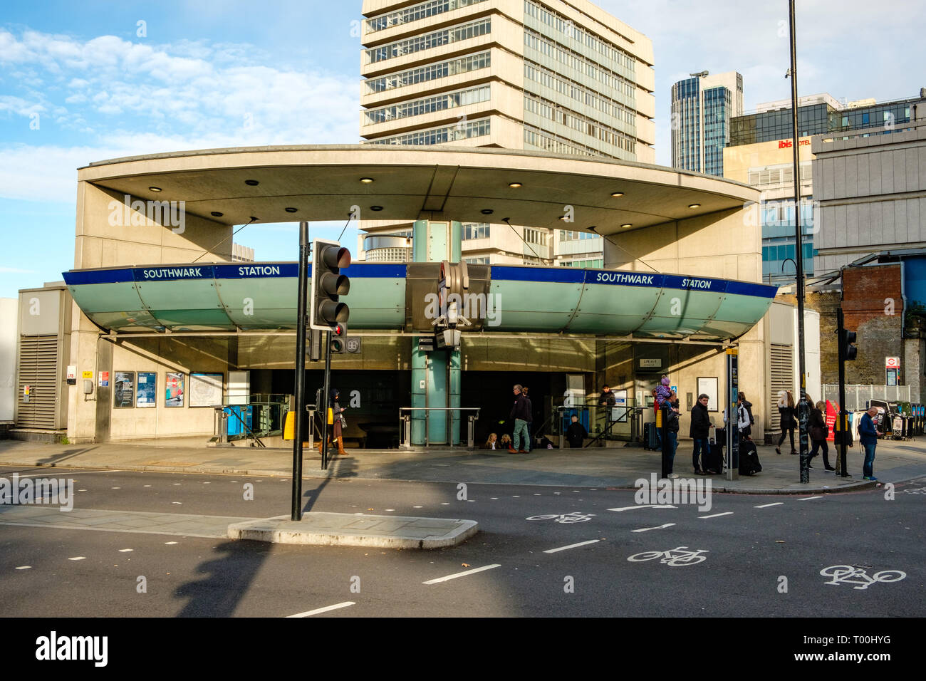 Blackfriars london railway underground tube hi-res stock photography ...