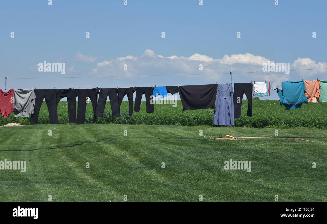 Amish laundry hi-res stock photography and images - Alamy