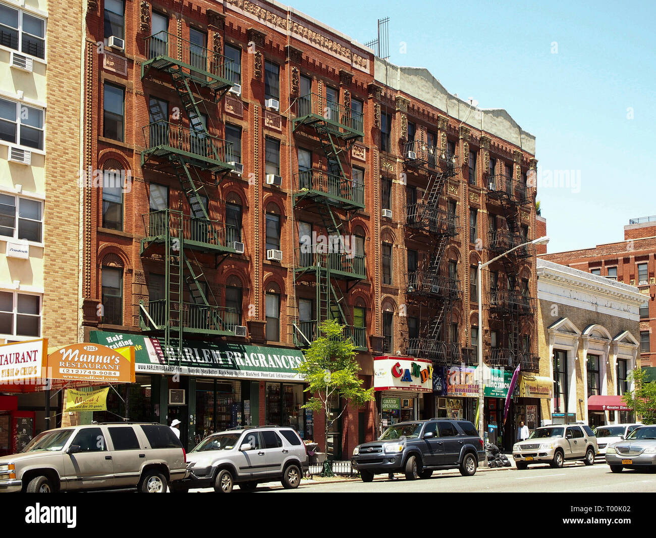 Harlem old buildings new york hi-res stock photography and images - Alamy