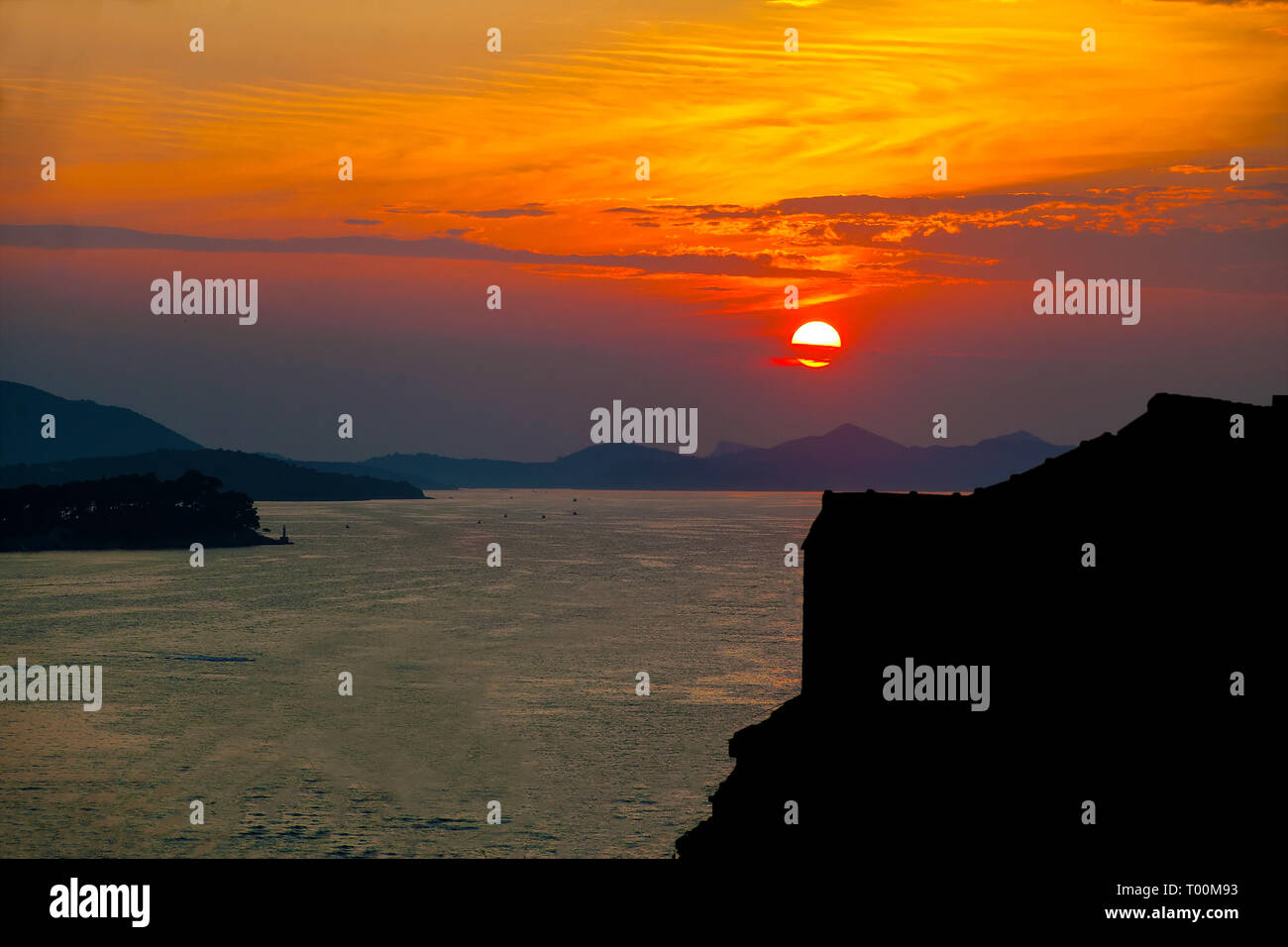 Sunset over hills wallpaper hi-res stock photography and images - Alamy