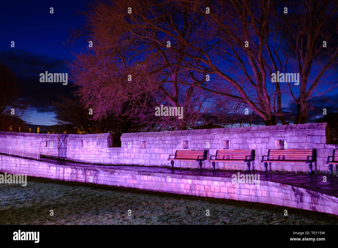 York city walls at night hi-res stock photography and images - Alamy